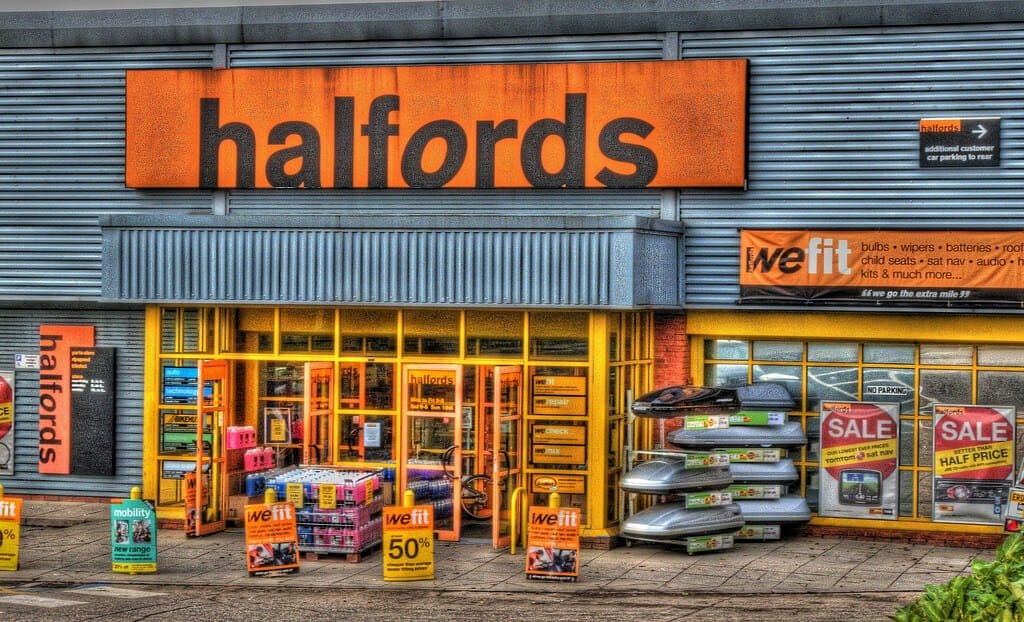 Halford's Dashcam Fitting Service Review - Is It Any Good?